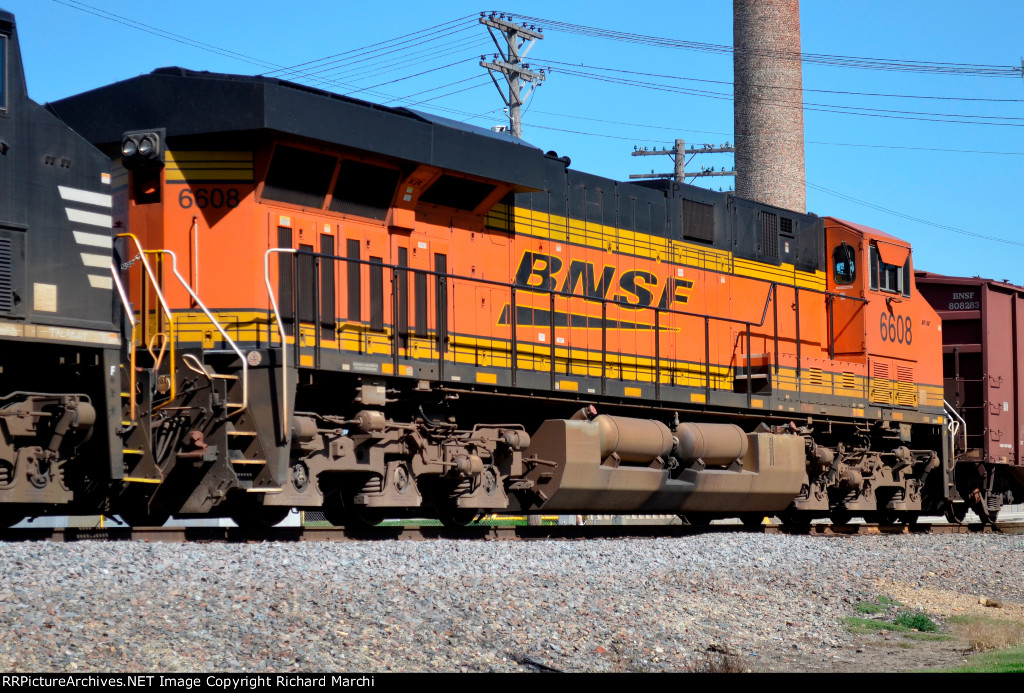 BNSF 6608